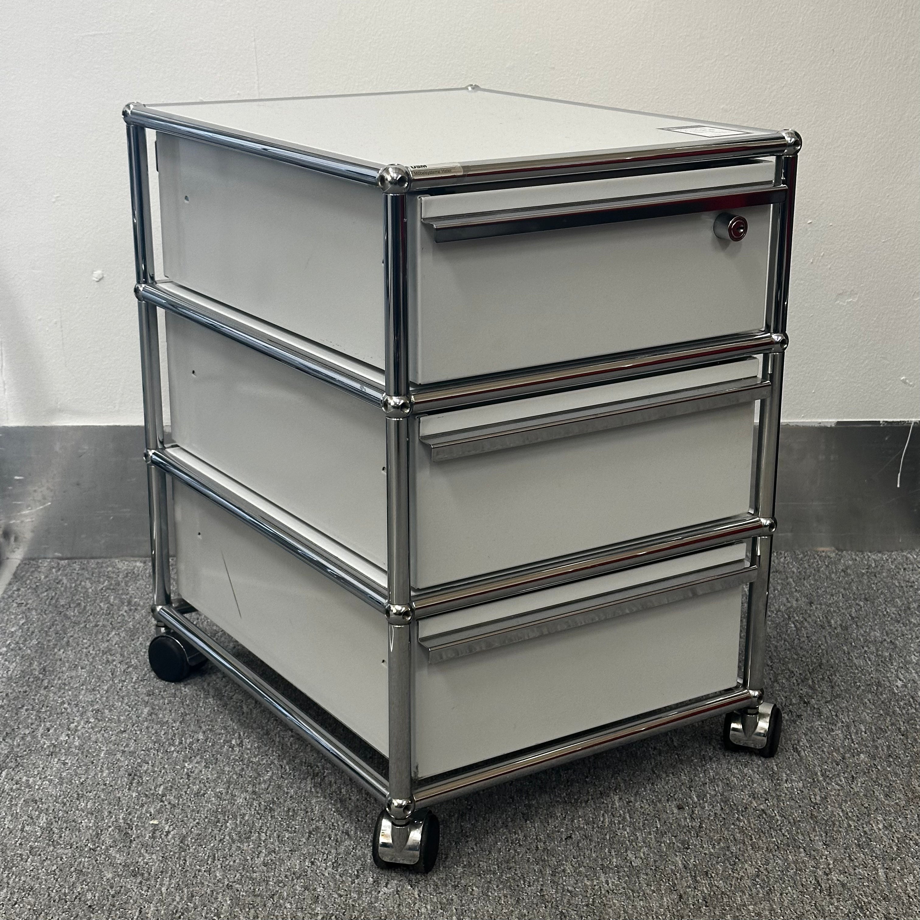 USM Haller Rollcontainer lichtgrau (3 gleichgroße Schubladen) – FLEX ...