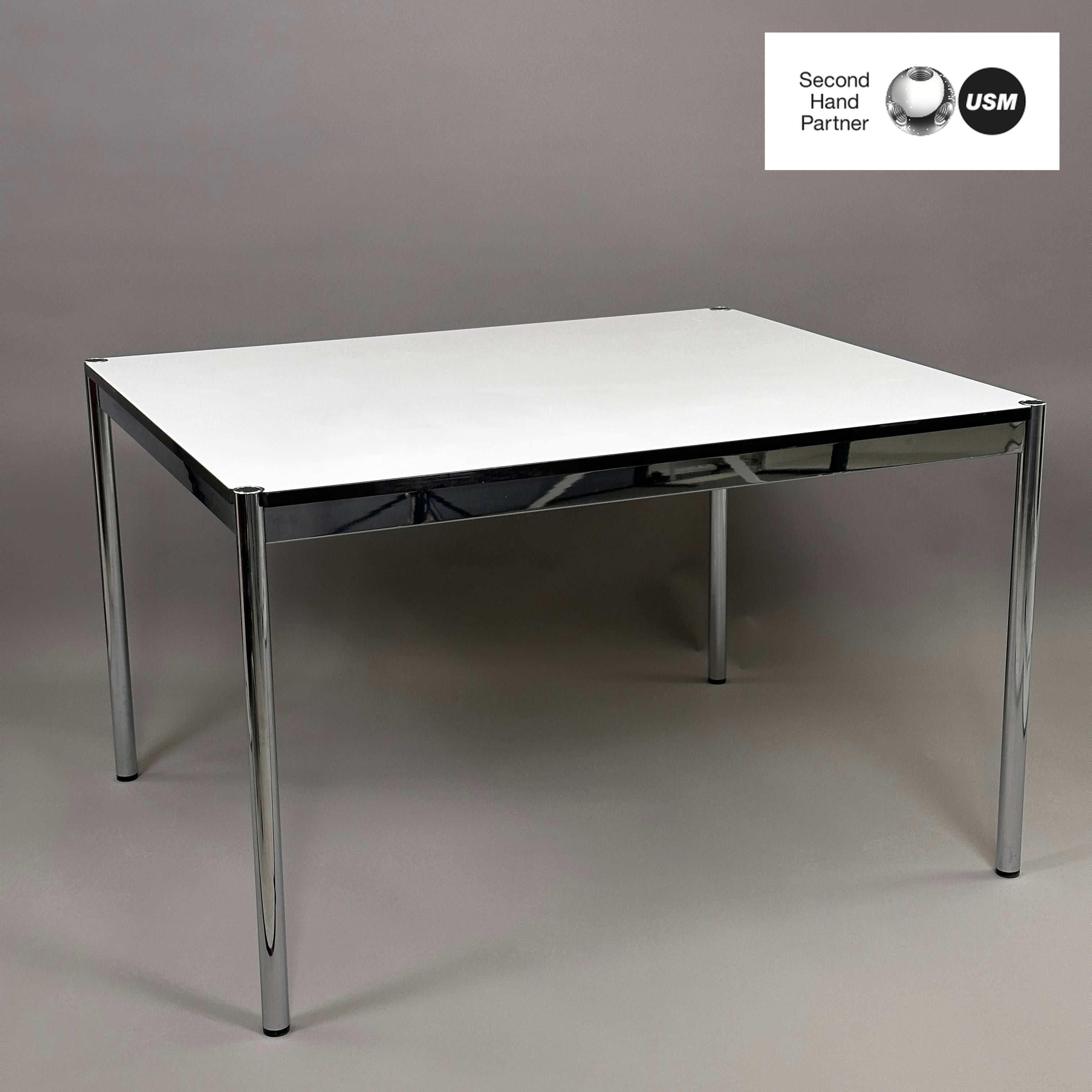 USM Haller | Bürotisch | 120x100 cm | Perlgrau / Weiß | Gebrauchte ...